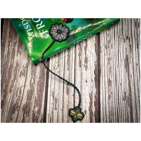 FSL 4X4 Bookmark - Daisy & Bee Chain – EmFreudery Designs